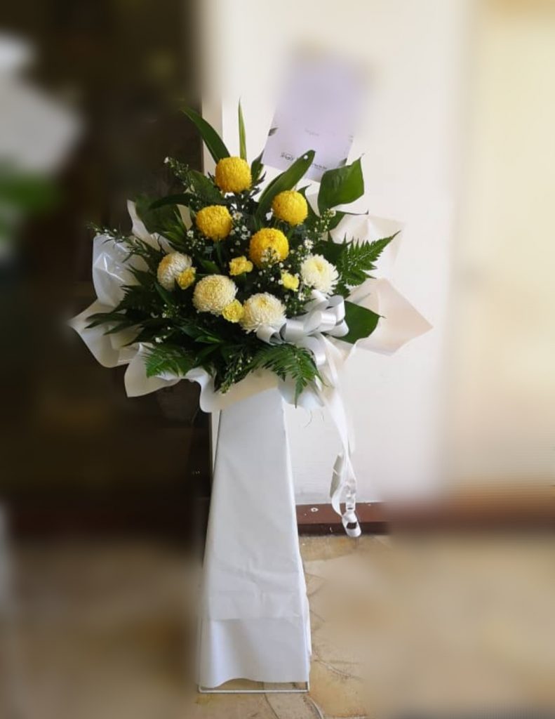 Sympathy Flowers, Condolence Flowers, Funeral Wreath, Funeral Flowers ...
